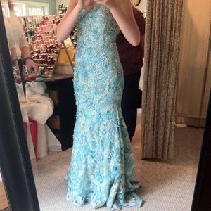 Landa Designs | Dresses | Landa Designs Floral And Lace Beaded Gown ...